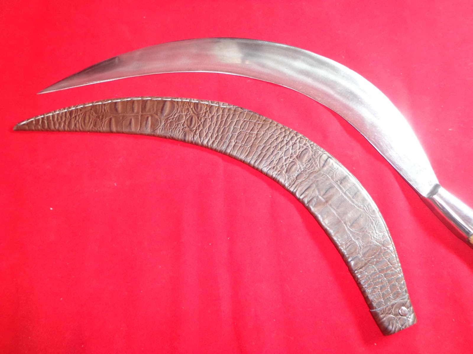 CLURIT BERTUAH KULIT BUAYA ~ Jimat Azimat | Batu Mustika Geliga | Keris ...