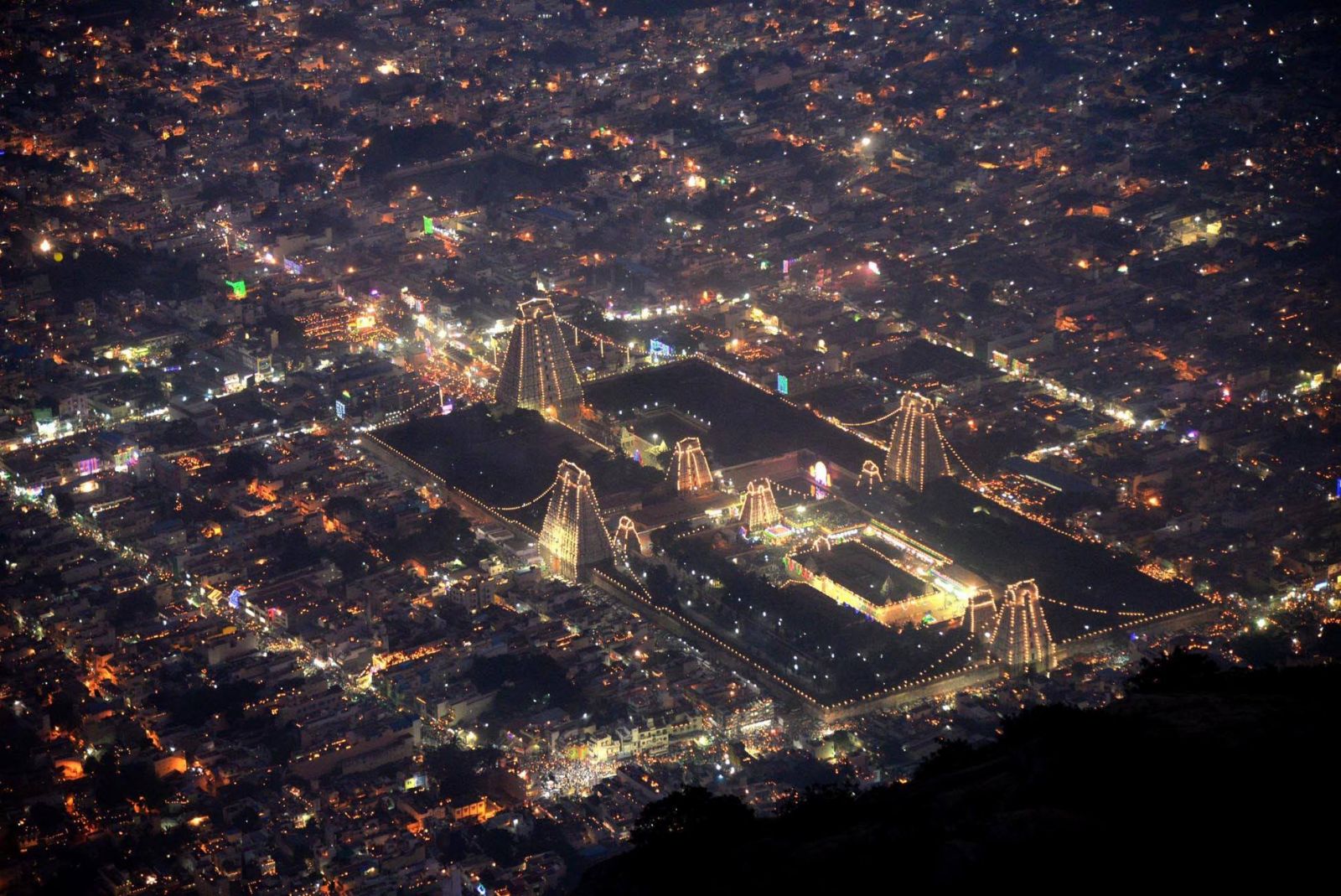 Inspiring Thiru Annamalai temple and fire (Agni) worship - Navrang India