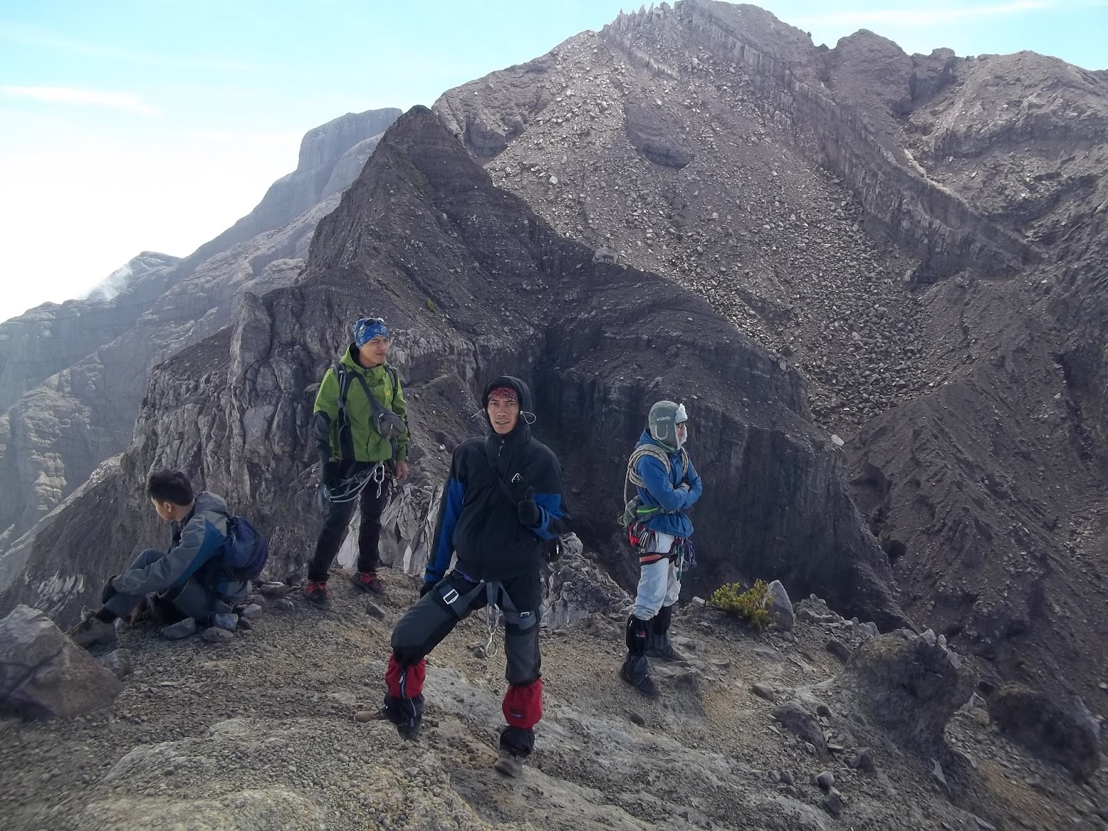 Open Trip Gunung Raung, Pendakian Gunung Raung via Kalibaru, Porter ...