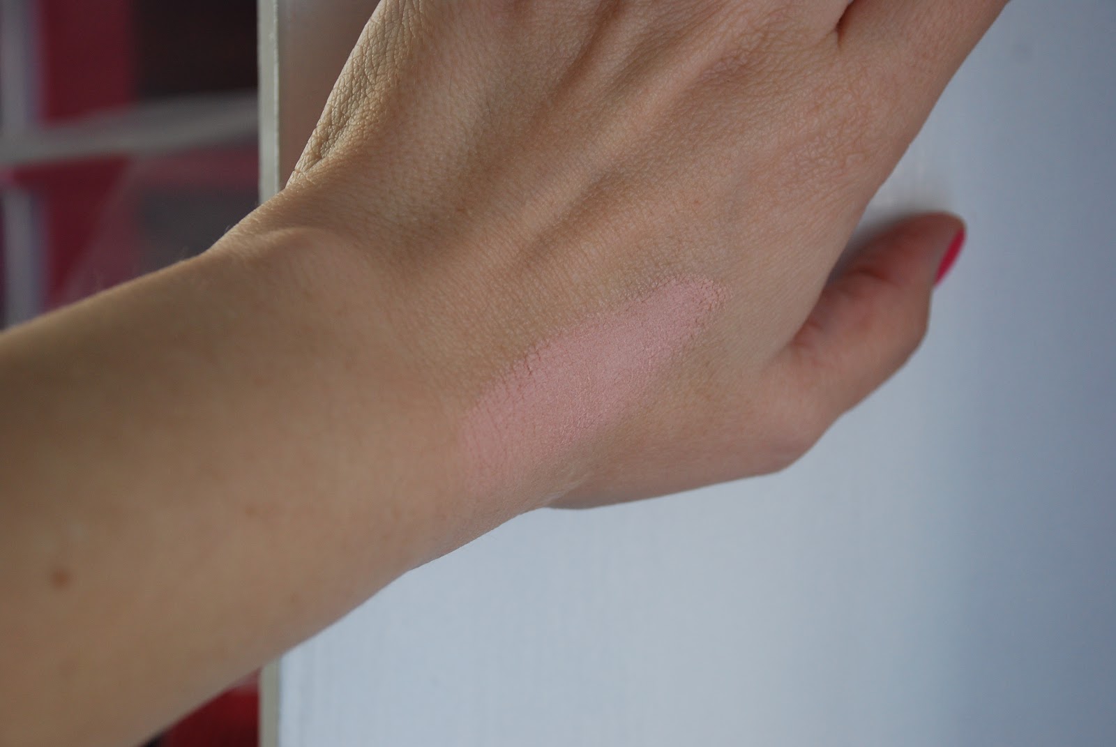 MissTango2: Models Prefer: Eye Brightener