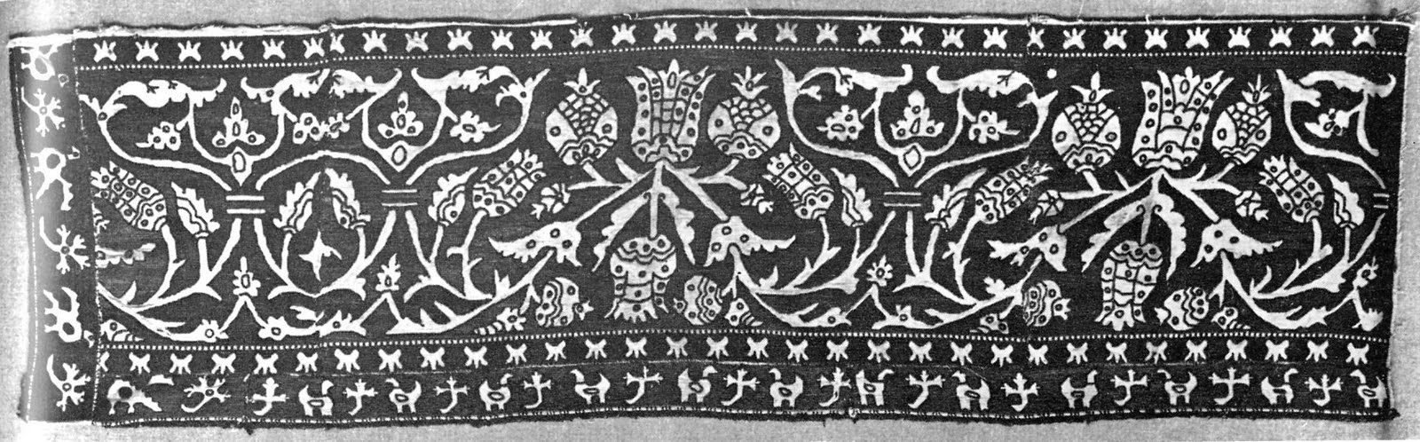 FolkCostume&Embroidery: Assisi Embroidery