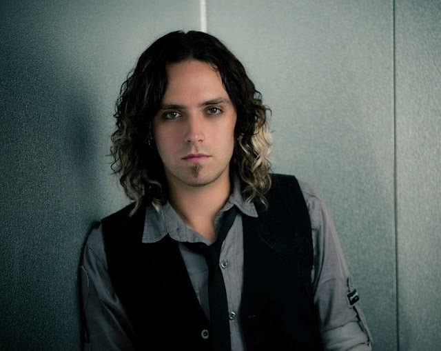 Ruocco tribù: URL = www.mikeruocco.com