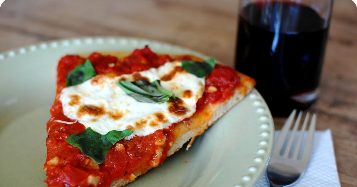 33 Shades of Green: Tasty Tuesdays: Pizza Margherita