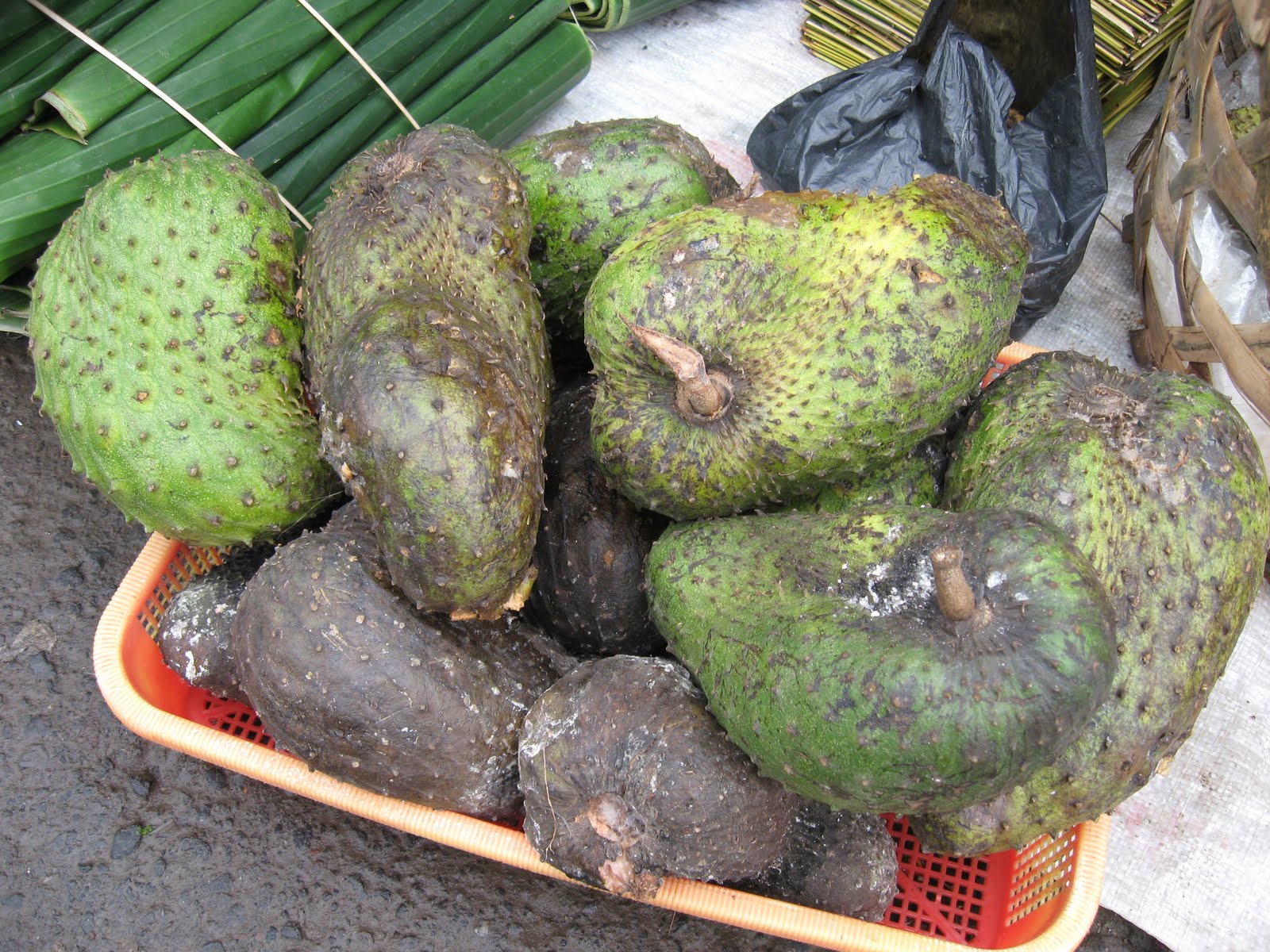 Morsels and Musings: soursop - candy flavoured fruit