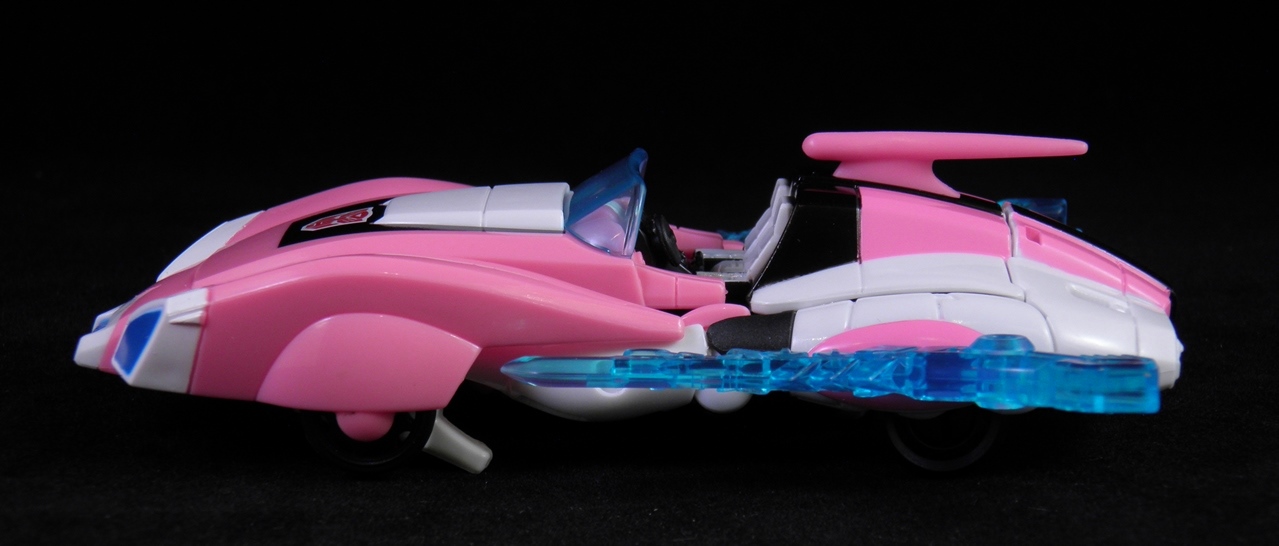She's Fantastic: Transformers: Generations - ARCEE!