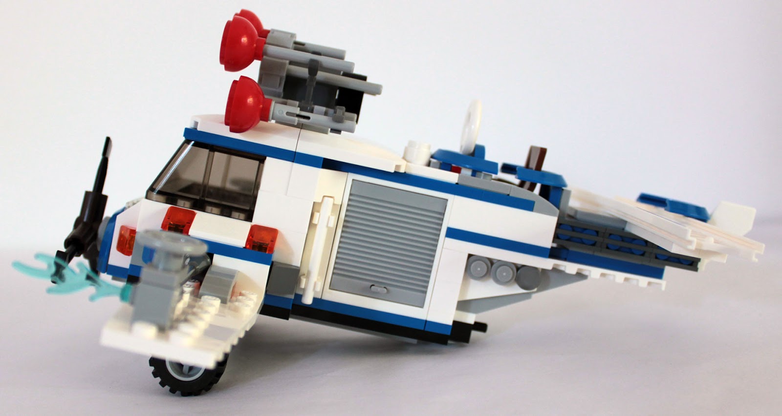 lubo creative bricks: LEGO® MOVIE #70811 - THE FLYING FLUSHER