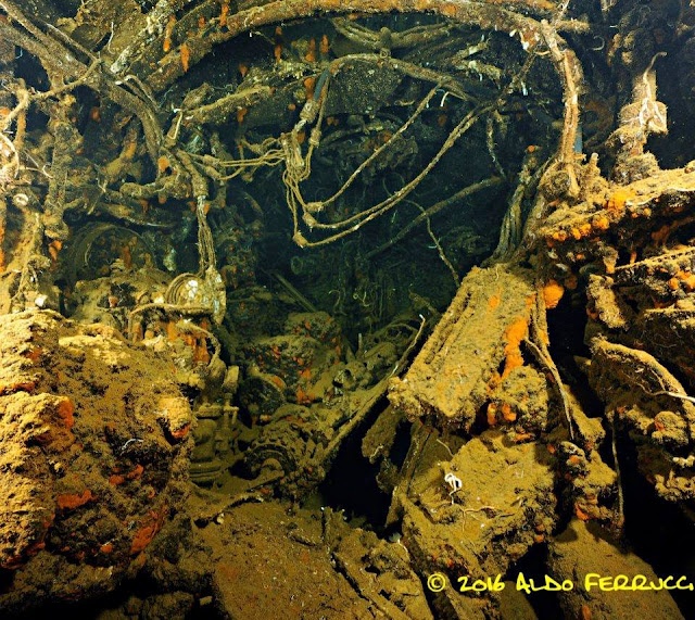 Inside a submarine wreck: Aldo Ferrucci’s stunning photos from a WW2 ...