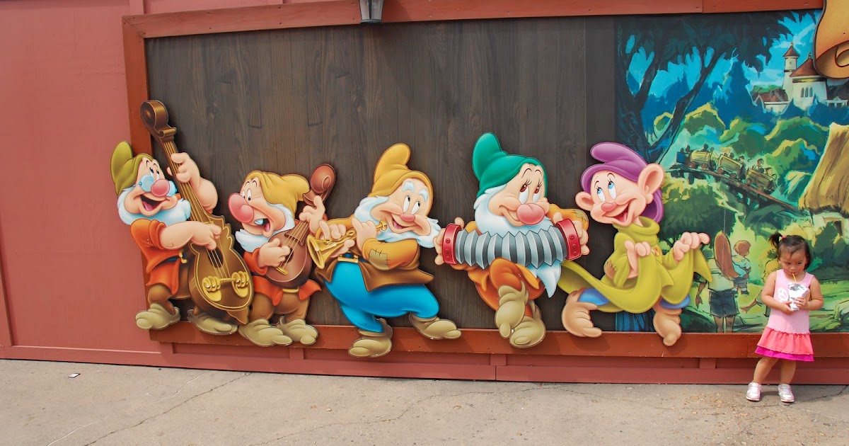 Disney Sisters: Musical Dwarfs: Disney Wordless Wednesday