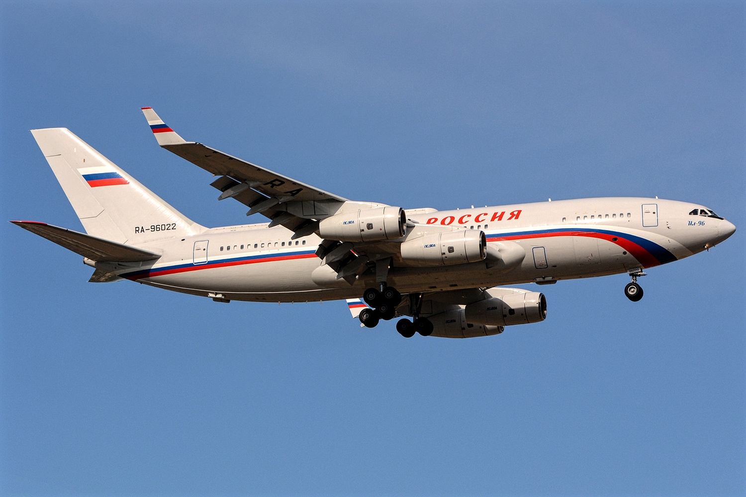 Ilyushin Il-96-300PU The PUM1 Russian Presidential Aircraft - AERONEF.NET