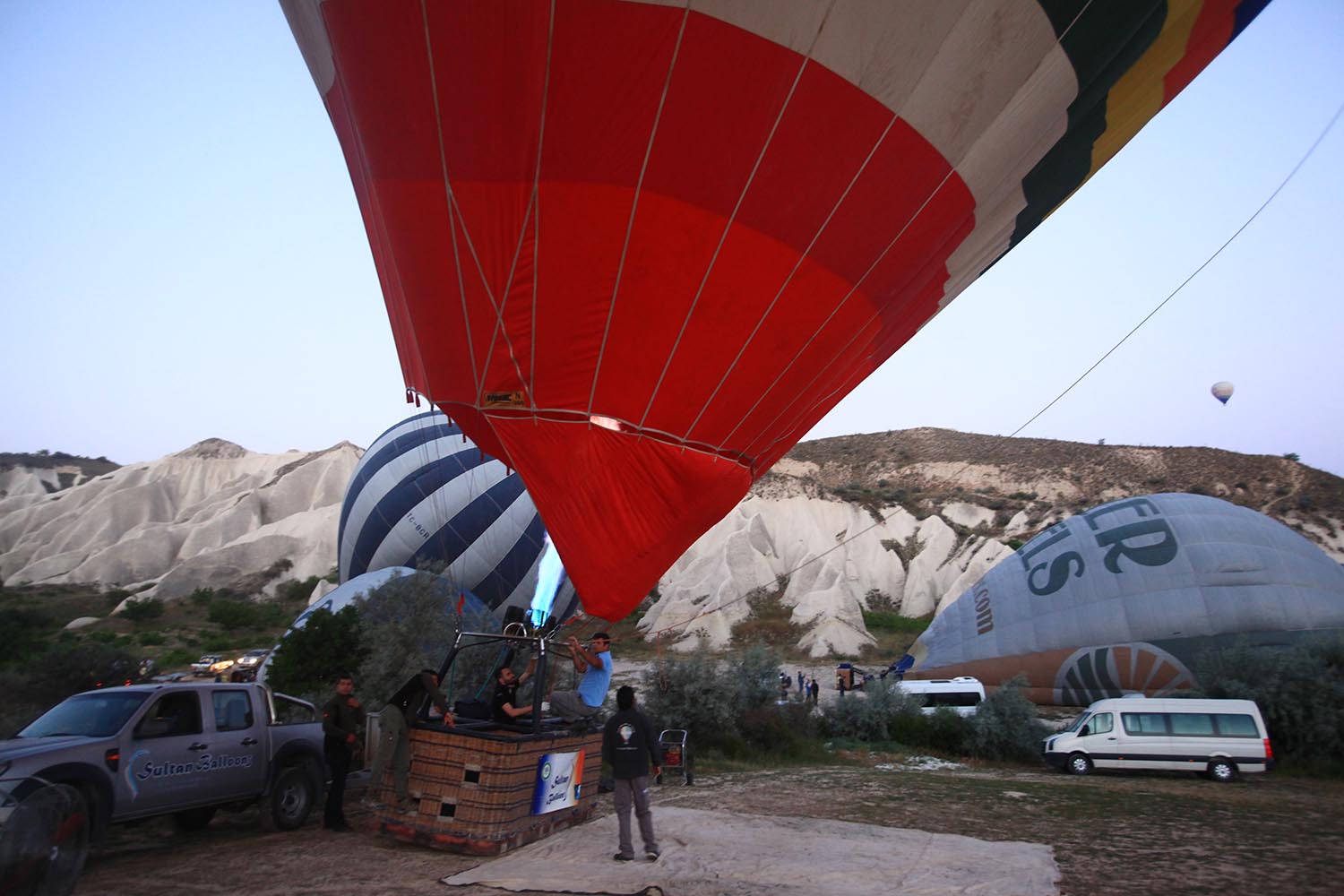 Naik balon udara di Cappadocia, wisata wajib di Turki | Beyond Vacation