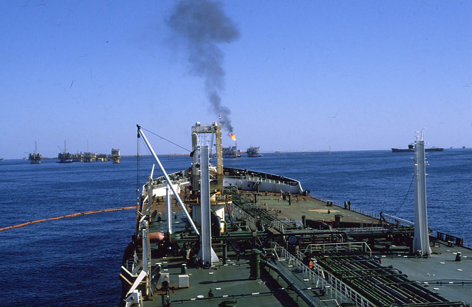 'ZIEN EN WETEN': NISO M.S. SHELL TANKERS B.V. ( DEEL 5 )