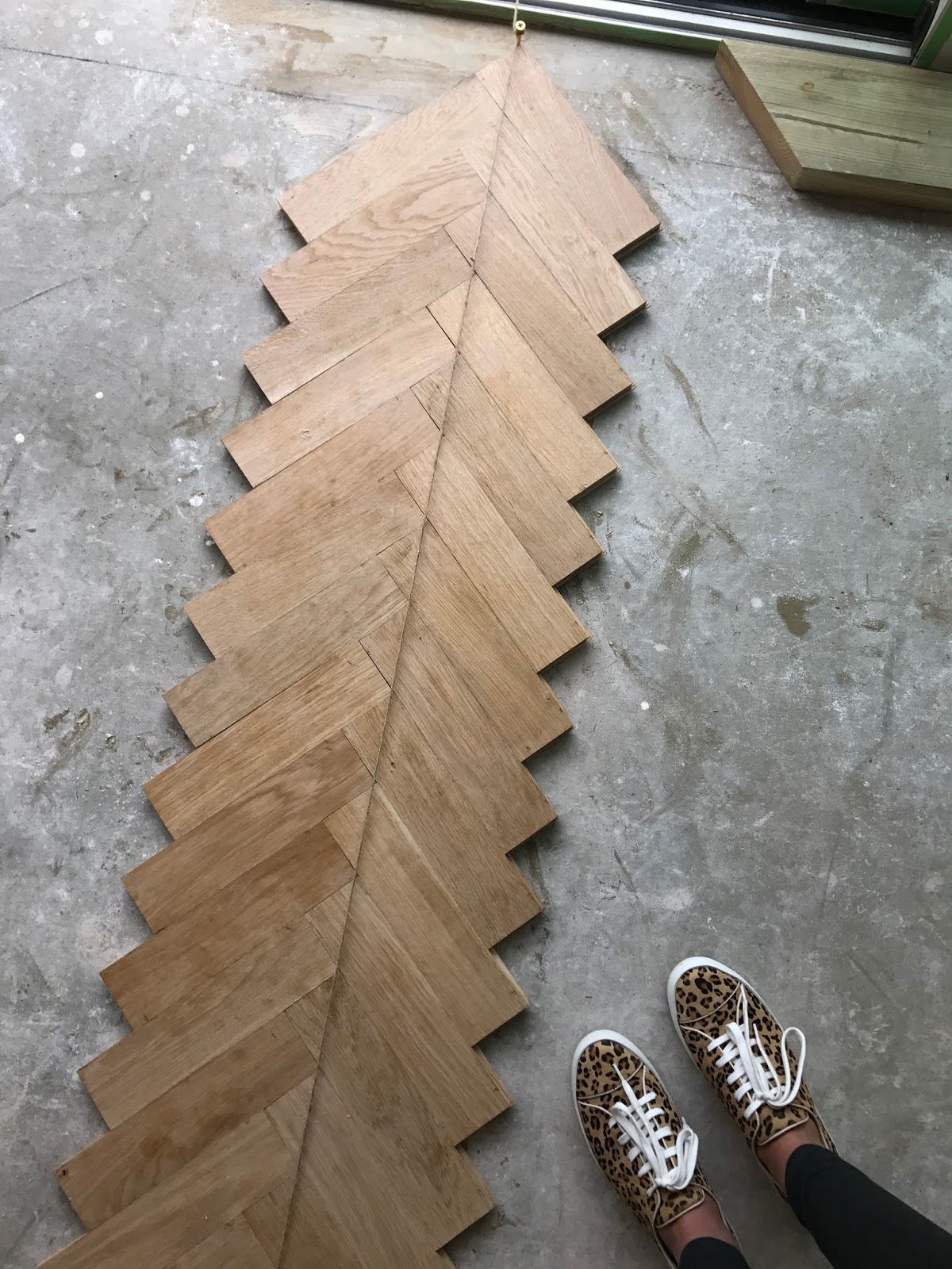Project House - Laying a Herringbone Floor - Roses and Rolltops