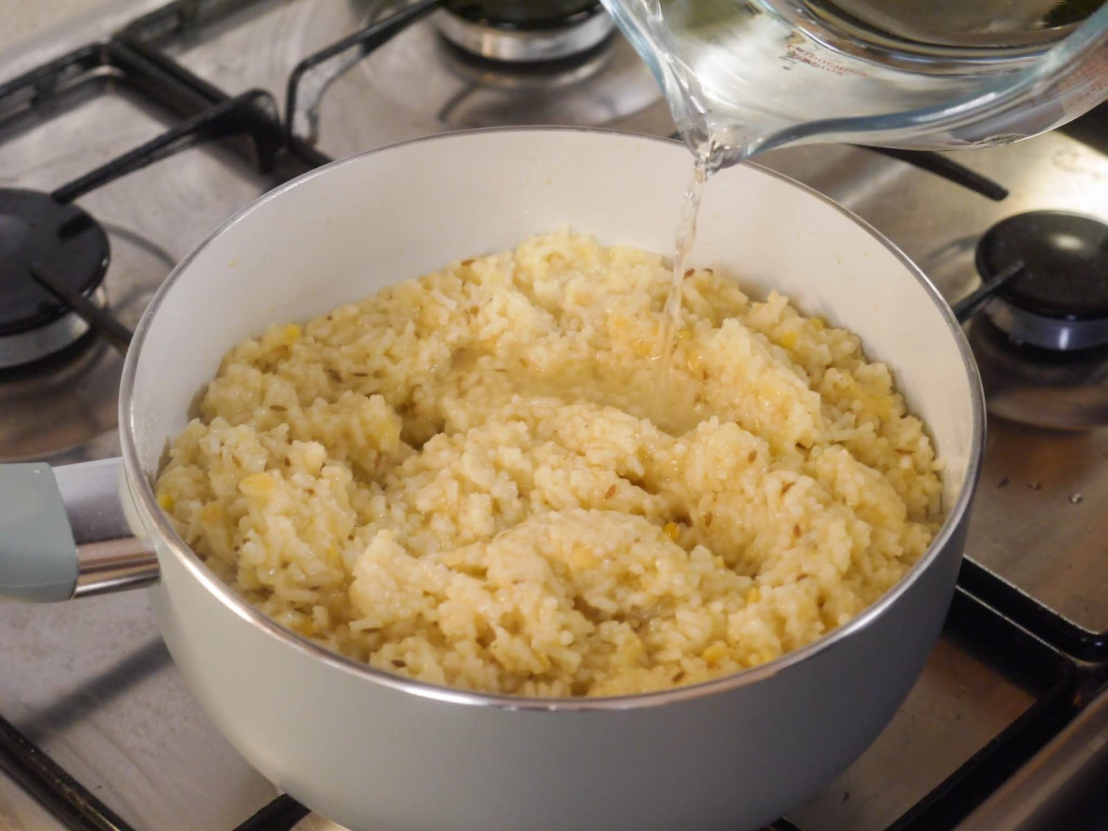 This Muslim Girl Bakes: Our House Kichri.