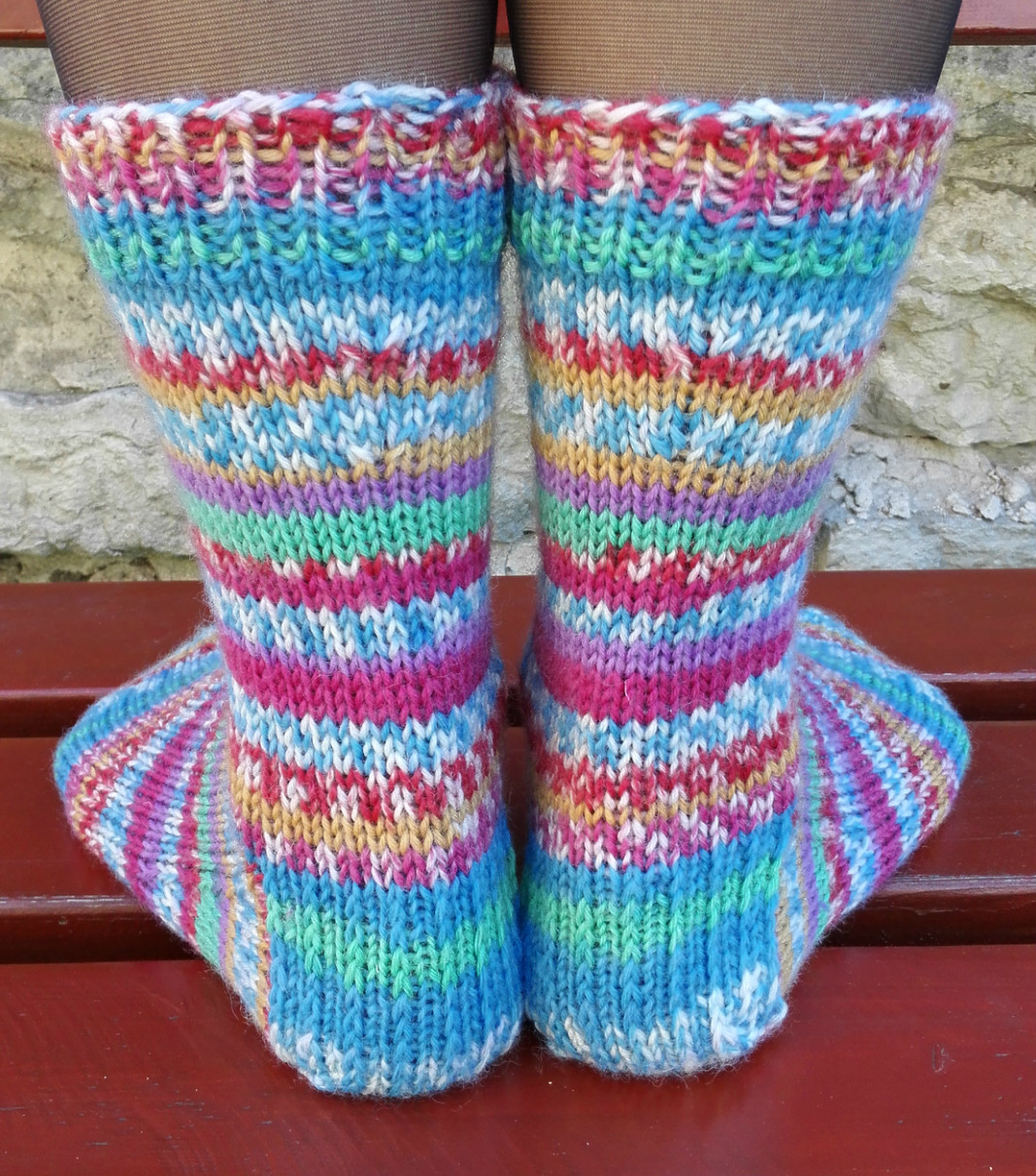 Kirsti käsitöö/handicraft: Kirjud villased sokid