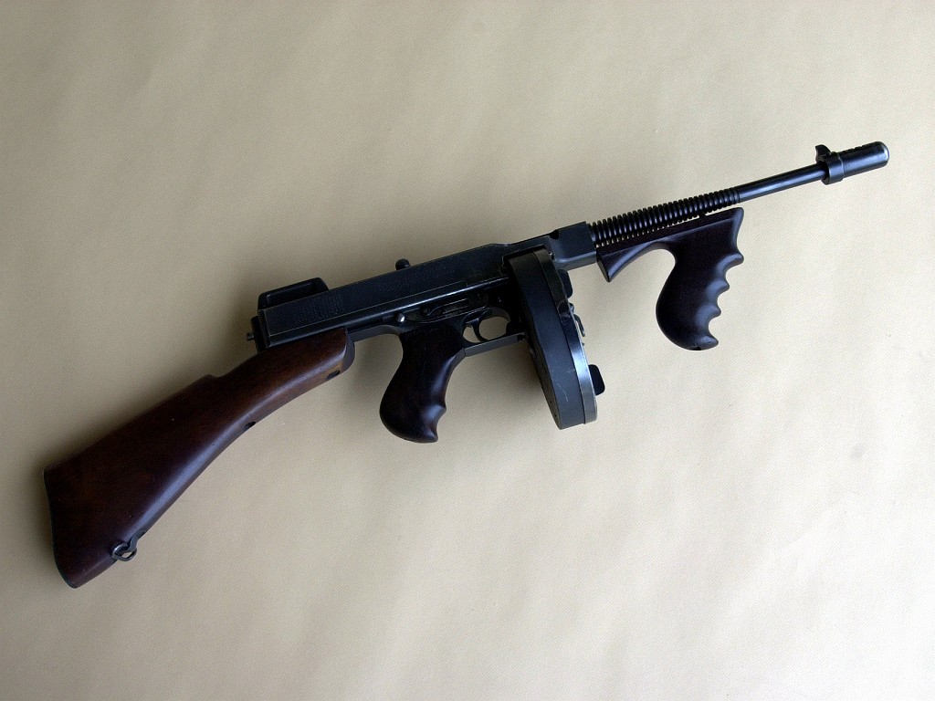 Coronel Von Rohaut: Es la misma "metralleta"