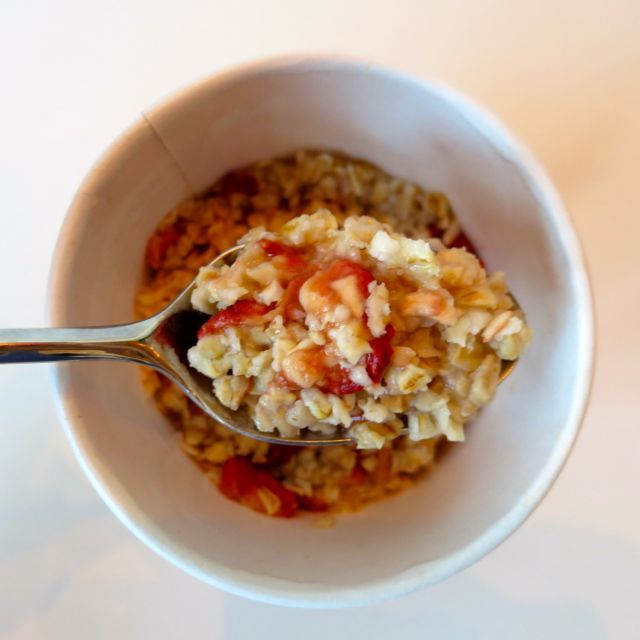 The Veracious Vegan: Straw Propeller Gourmet Foods - Oatmeal and Muesli