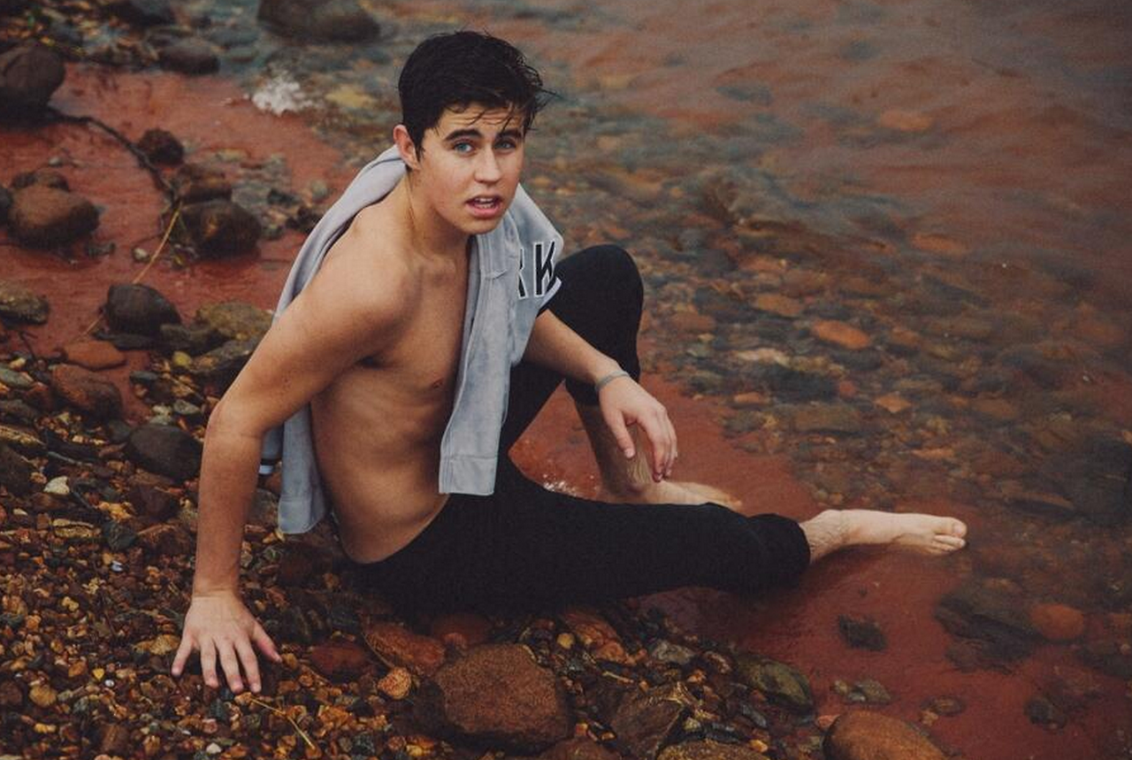 FAMOUSFEET: Nash Grier