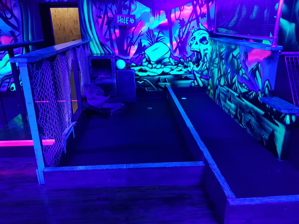 The Ham and Egger Files: Crazy Golf at Roxy Ball Room in Manchester