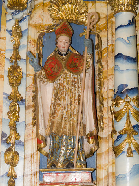 Rincones de la Mariña: El retablo rococo de la capilla de San Ciprián.