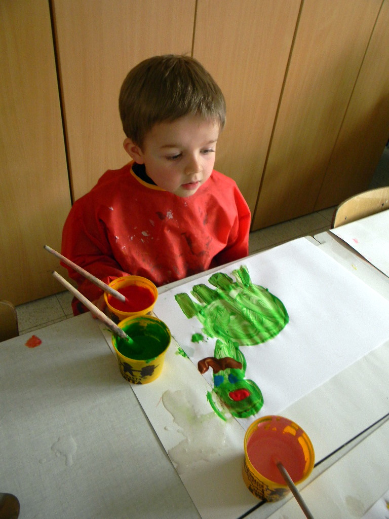 3de kleuterklas - Sint-Lodewijk: SCHILDEREN MET TEMPERA - VERF