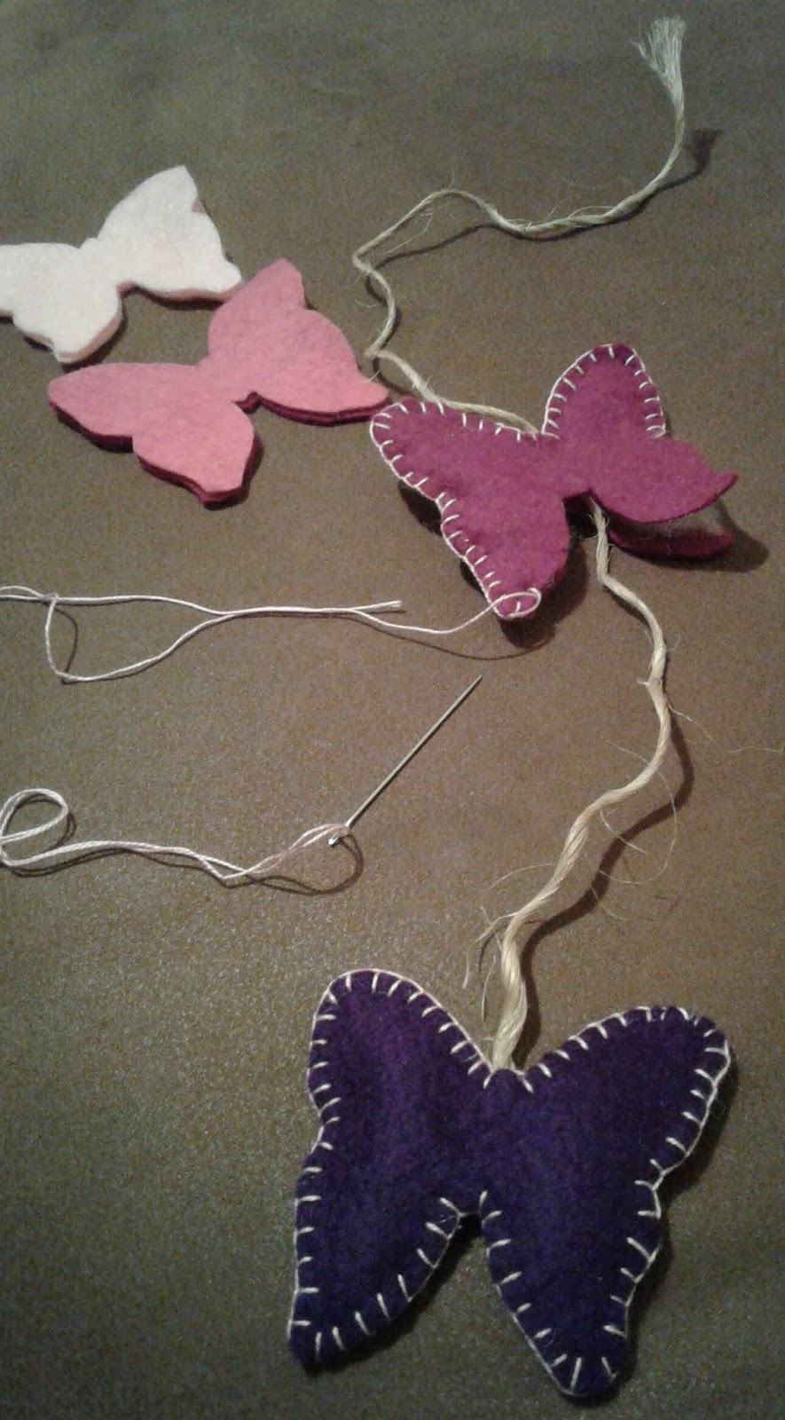 Mariposas en fieltro para Cumpleblog de Ideado a Mano - Ysnelda Solano ...