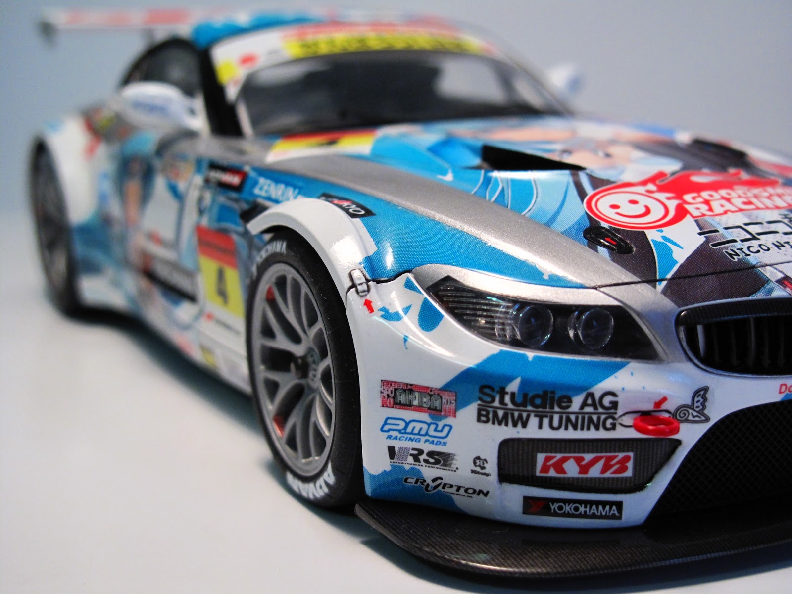 Life on Plastic: BMW Z4 GT3 Miku Hatsune - 1/24 Fujimi (Complete)