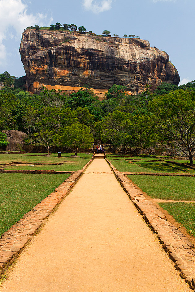 The Amazing World : Sigiriya (Ancient Rock Fortress), Matale District ...