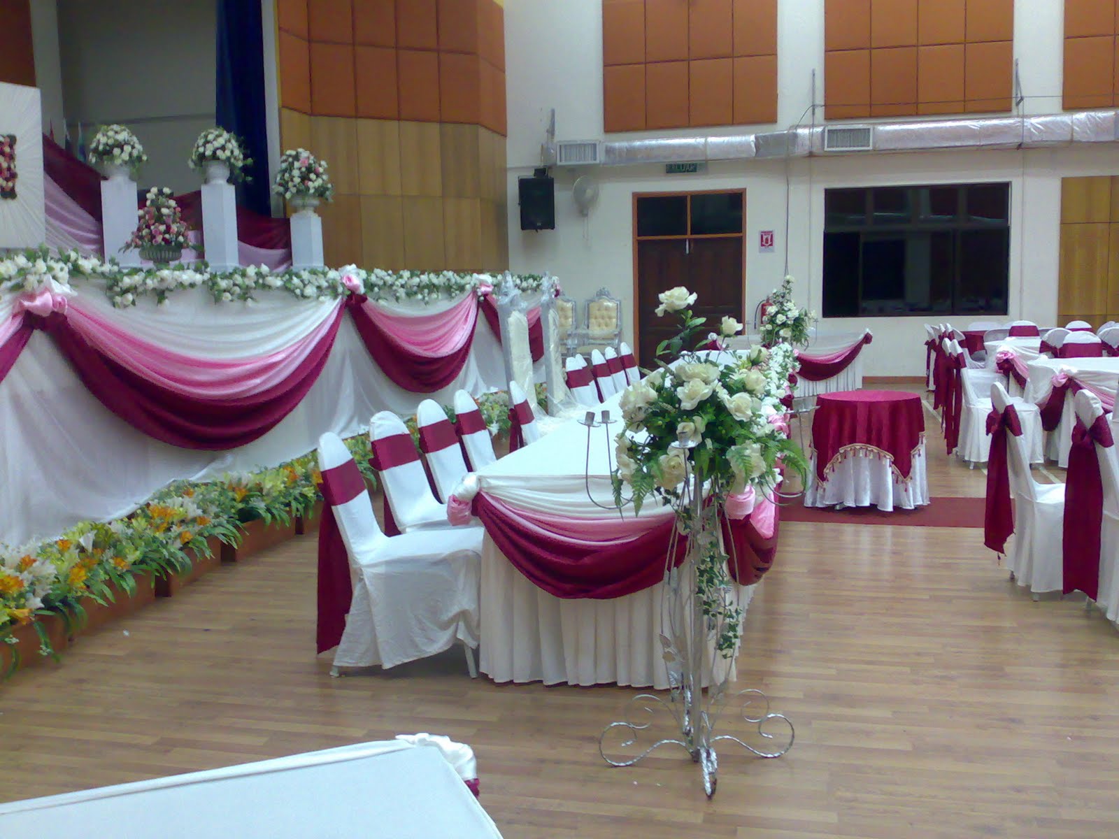 D'ASTANA KRISTAL: Hasil-hasil kerja butik ini untuk hiasan dewan-dewan ...