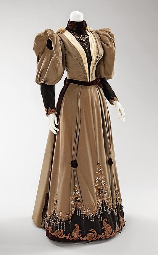 Writers in London in the 1890s: 1890s Women's Fashion