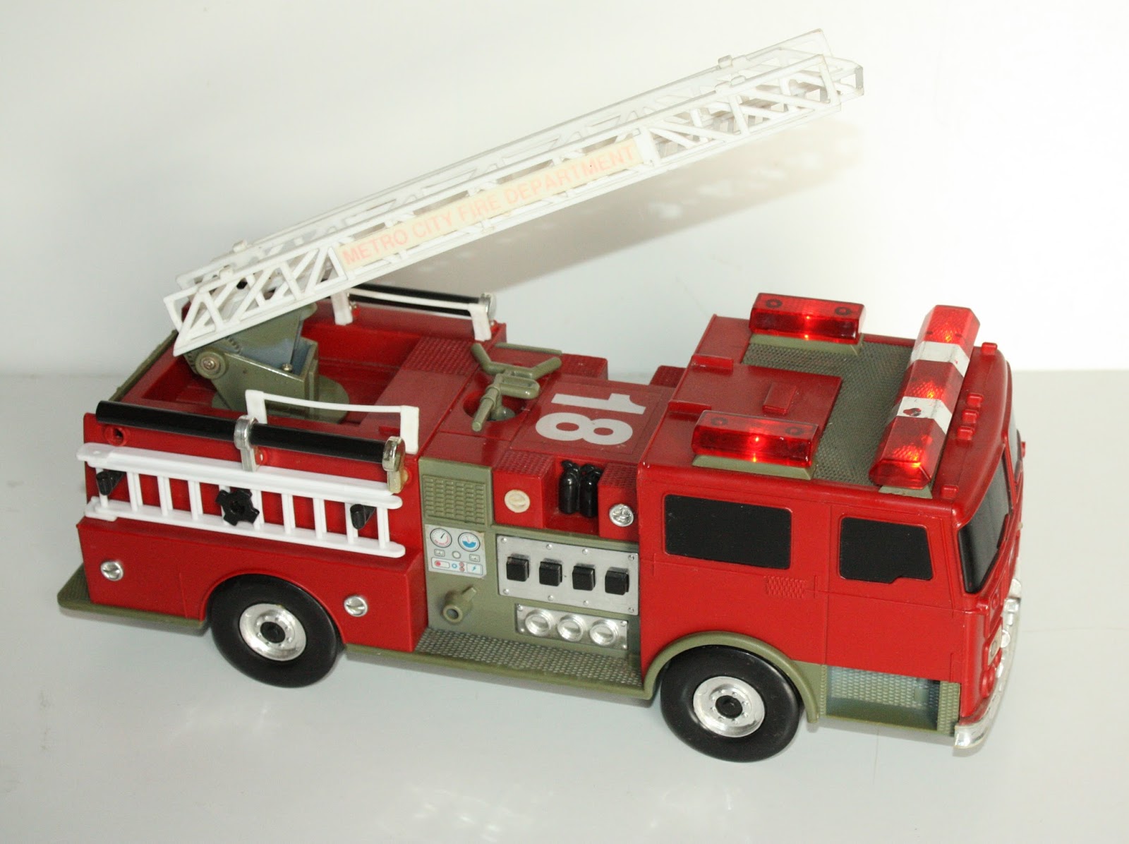 Ken's Vintage Toys: Vintage Metro City Fire Truck