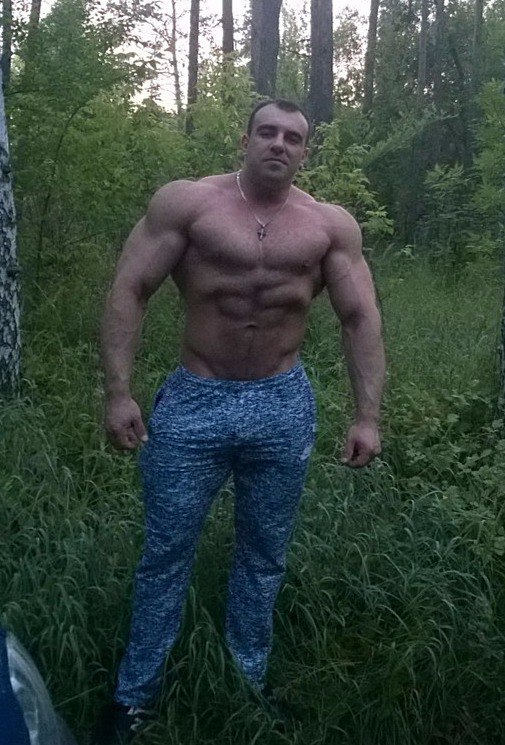 Muscle Lover: Giant amateur bodybuilder Andrey Shmigirilov from Russia