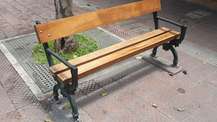 TAVO FLEMING: BANQUETA DE PARQUE