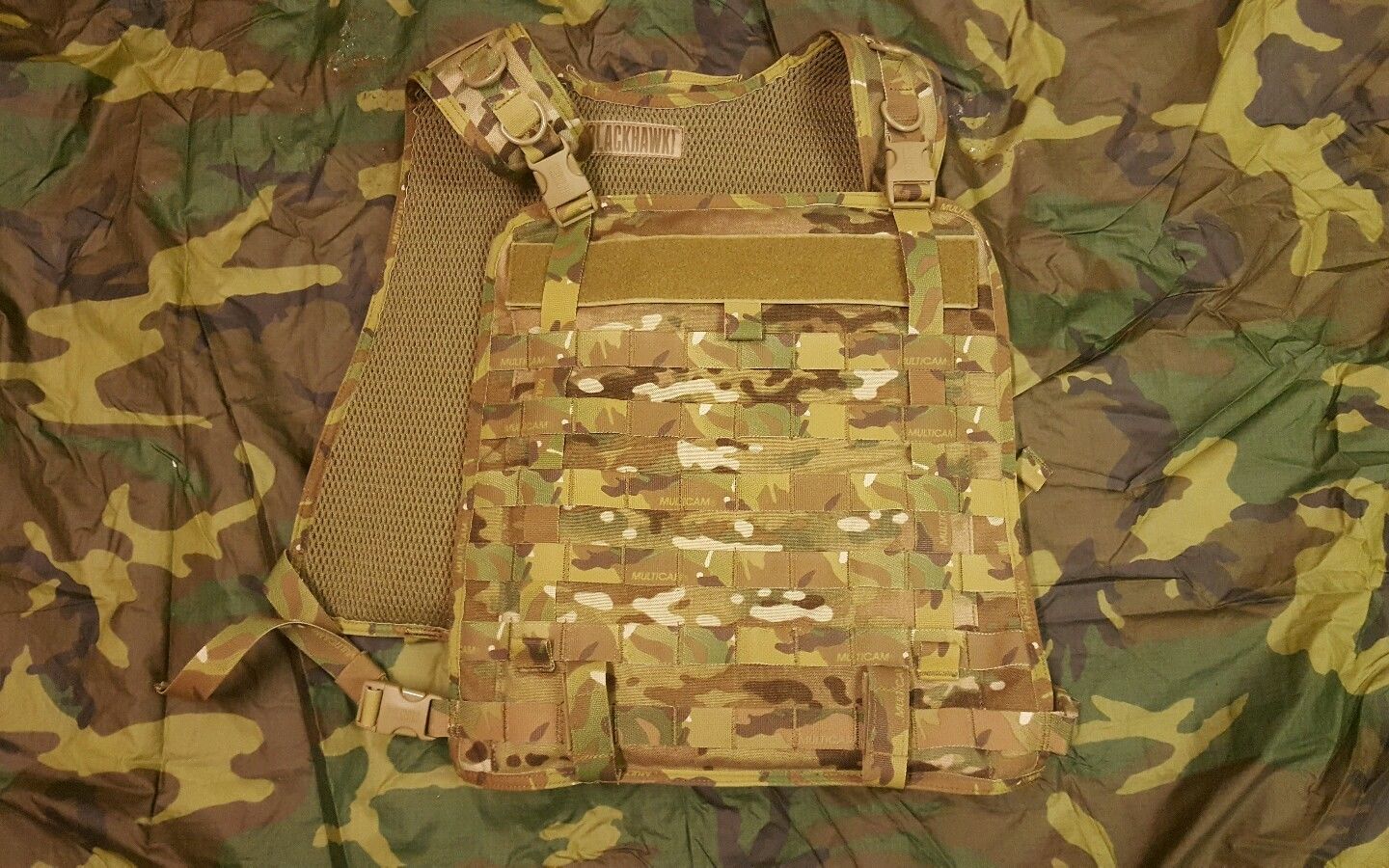 Webbingbabel: Blackhawk UKSF SFSG Osprey Plate Carrier