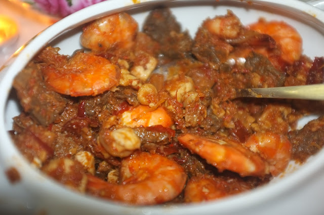 Yan's Family, Frens, Travel, And Food Journal: How To Make Berasak/Burasak