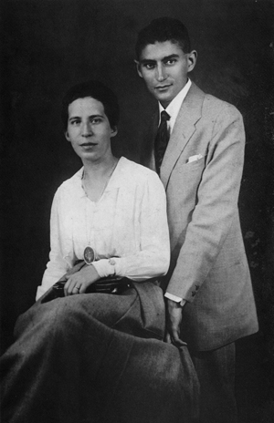 de casa al club: la mà de kafka