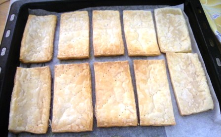 hülyalı lezzetler: Napolyon Pastası ( milföyle)