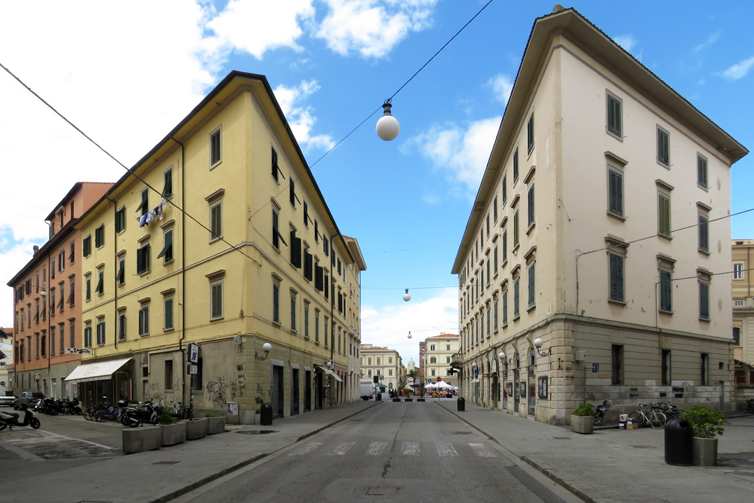 Livorno Daily Photo: Two Corner Buildings