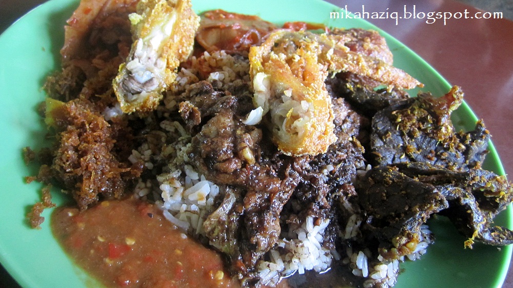 mikahaziq: Bedok Food Centre: My Fave Place for Nasi Rawan and Nasi Lemak