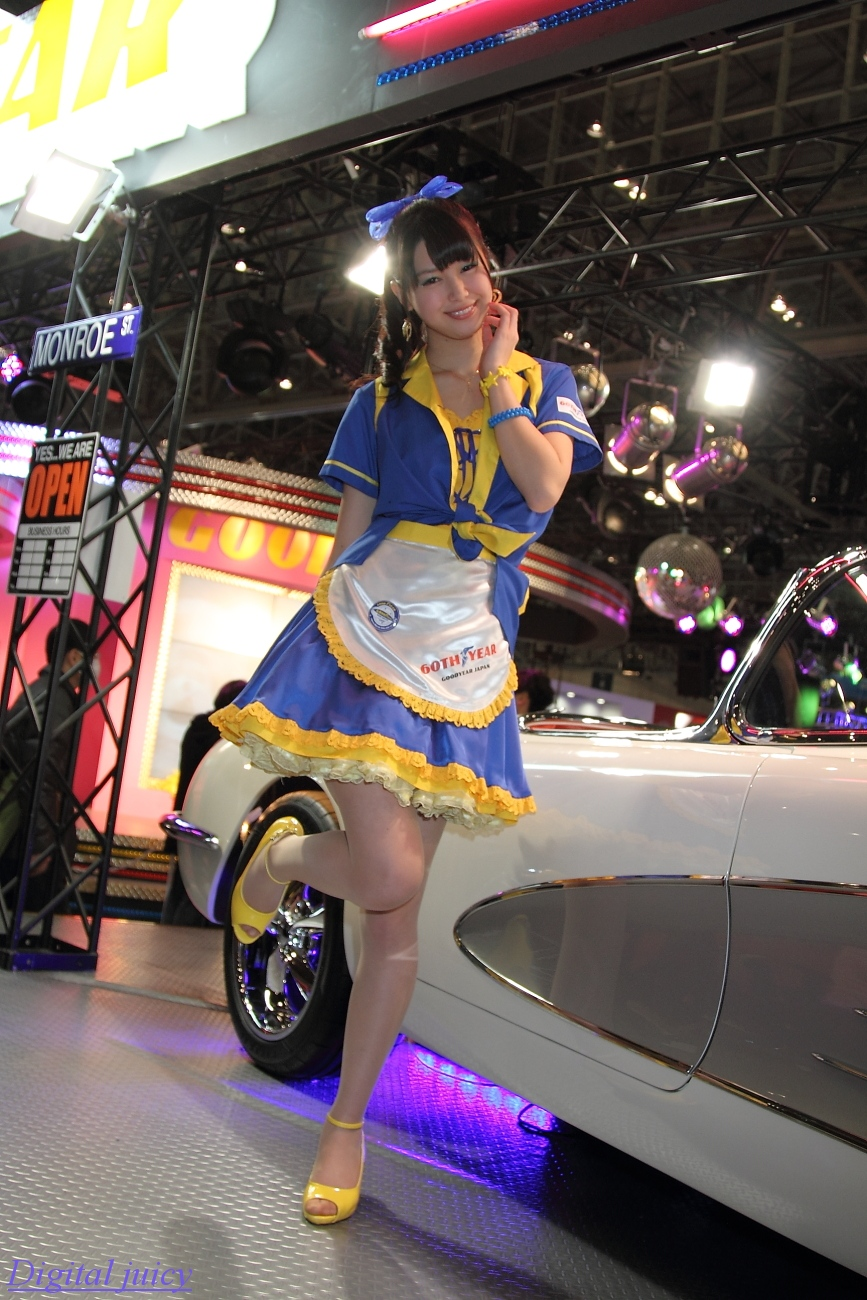 The Uniform Girls: [PIC] Good year motor show girl