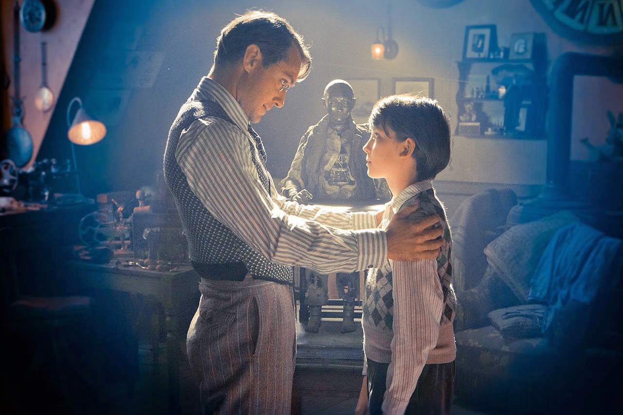 PostuRAE: Crítica de " La invención de Hugo ", José Miguel Andújar