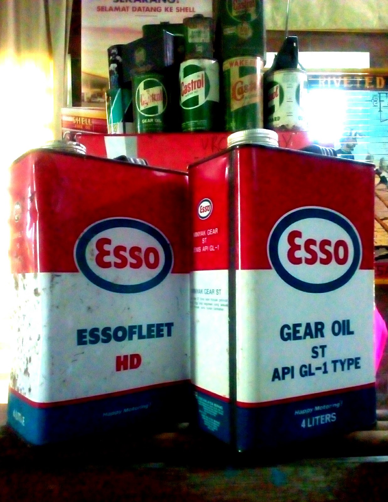 ..dalam bangsai Pakwa: Old Esso 4 Liter