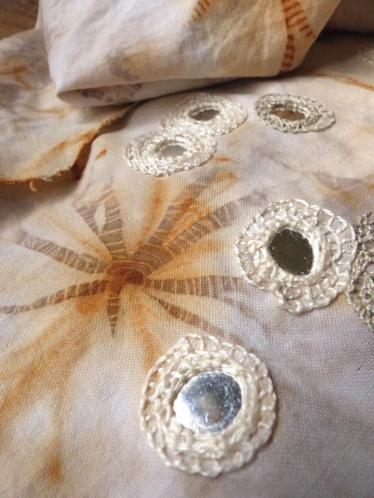 Elizabeth's Quarters: Rust dyeing