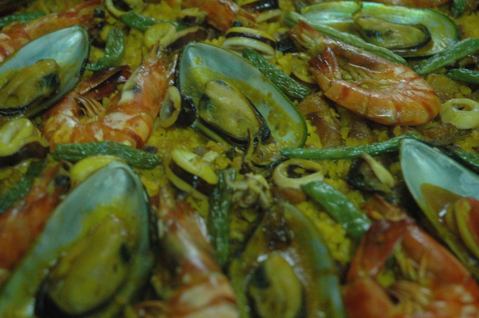 DUDE FOR FOOD: Thinking of Paella...