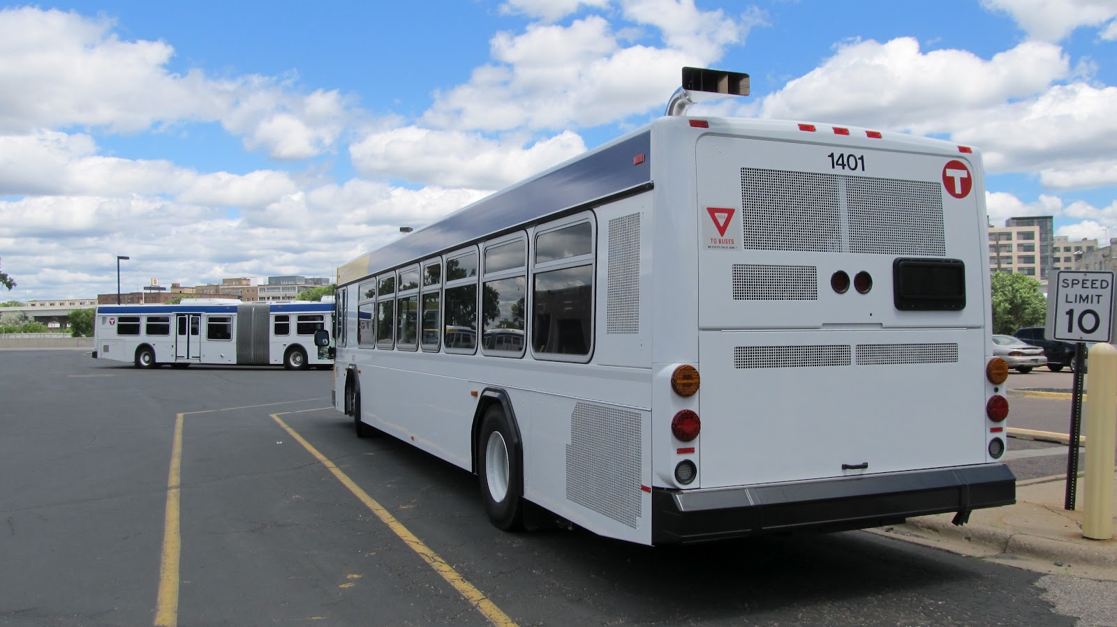 Twin Cities Transit: New 2012 Gillig