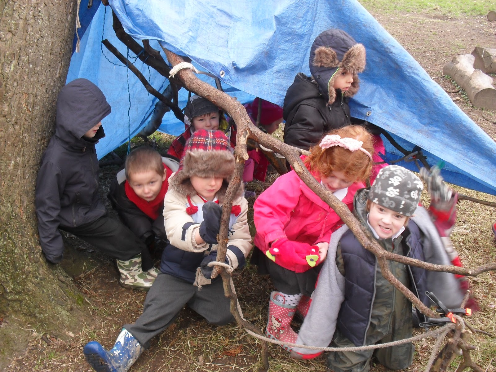 Willow Reception Class Greenfields: Super hero den building.