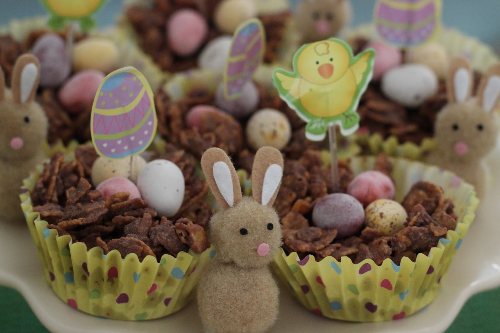 Five Minute Style: Easter Mini Egg Cornflake Nest Cakes