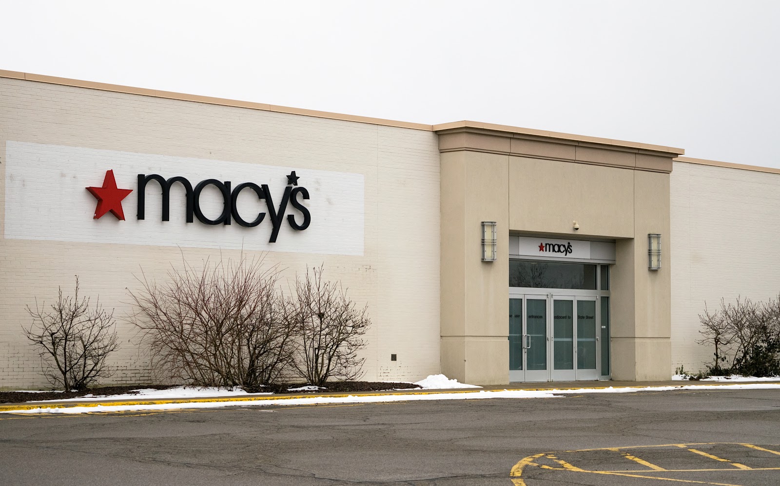 Dead and Dying retail: Shenango Valley Mall in Hermitage, Pennsylvania