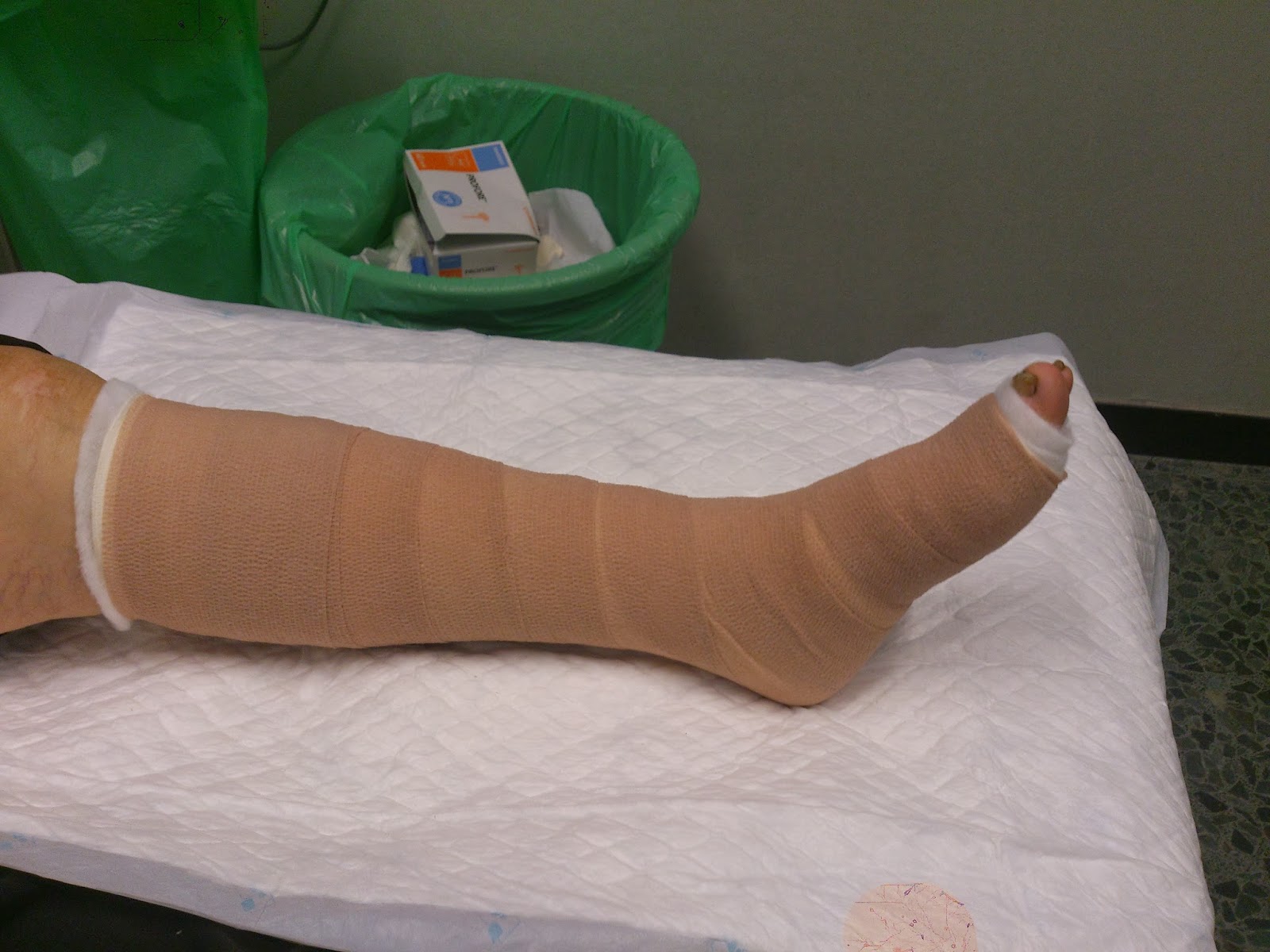 Prácticas de enfermería en la USC: El vendaje compresivo