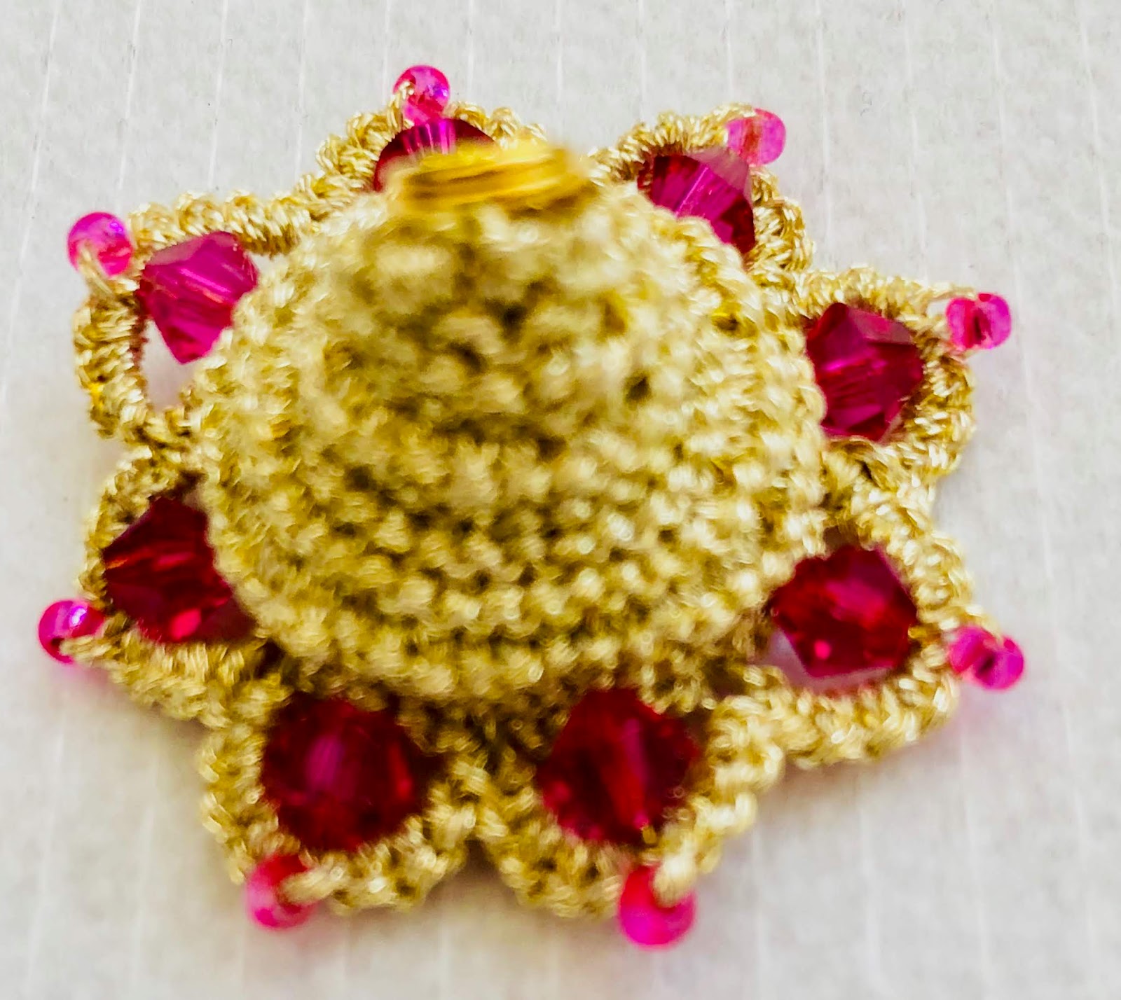 Tatting and not a lot else!: Back to baubles