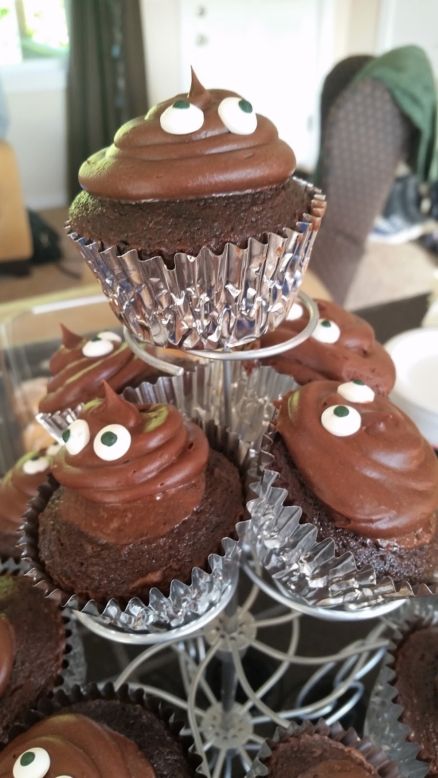 Clever, Crafty, Cookin' Mama: Poo Emoji Cupcakes